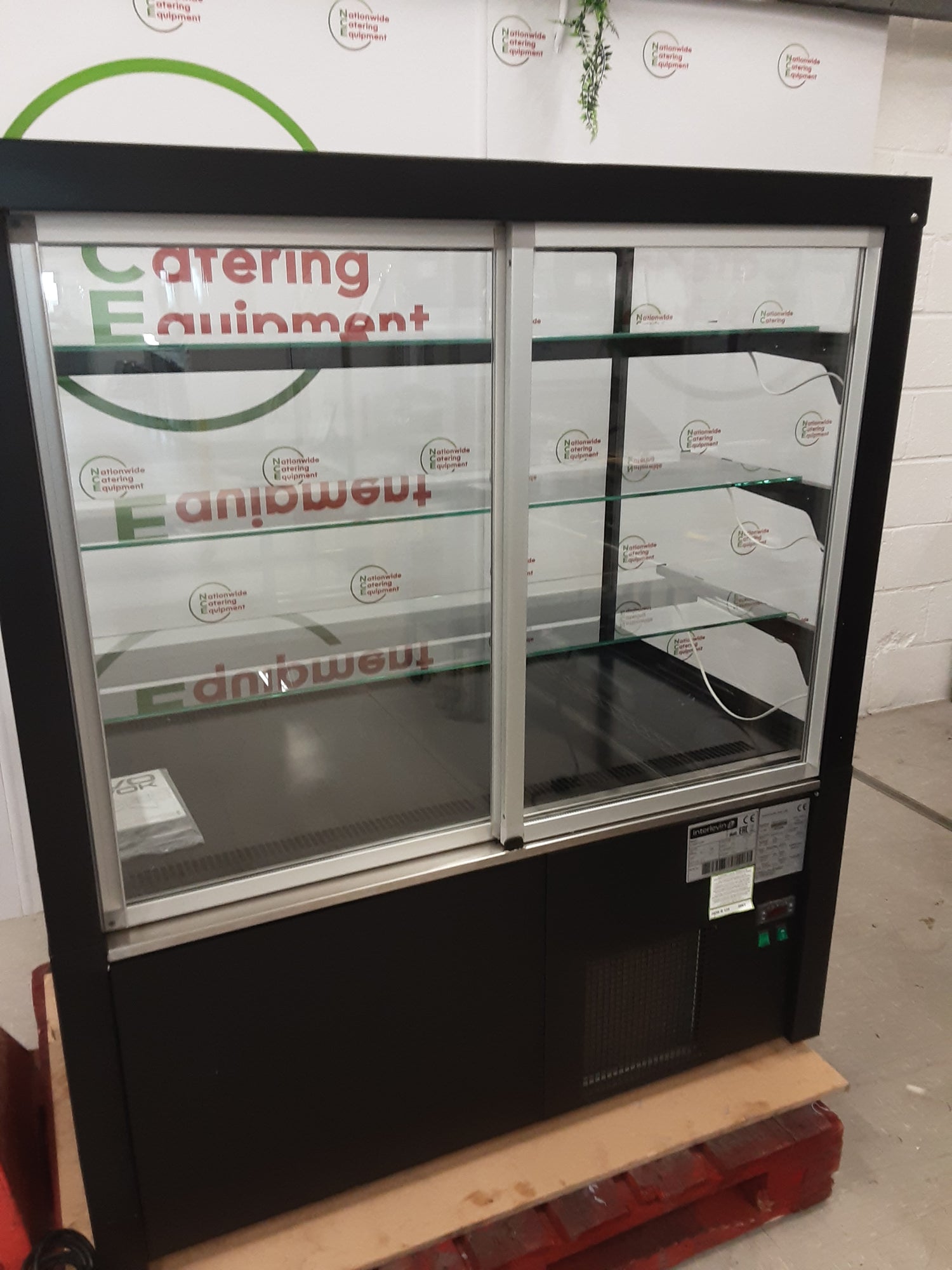 Interlevin 120cm Floorstanding Display Fridge, Model- EVOK1200 (NCE604 ...