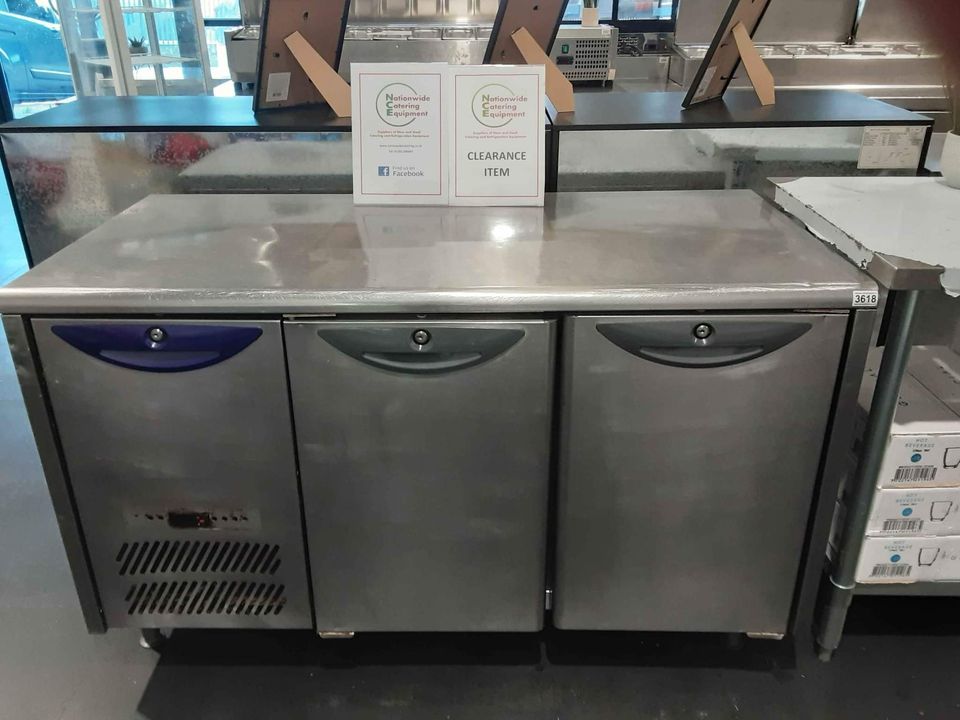 Williams Two Door Counter Fridge, CLEARANCE, Model-H020 (3618 ...